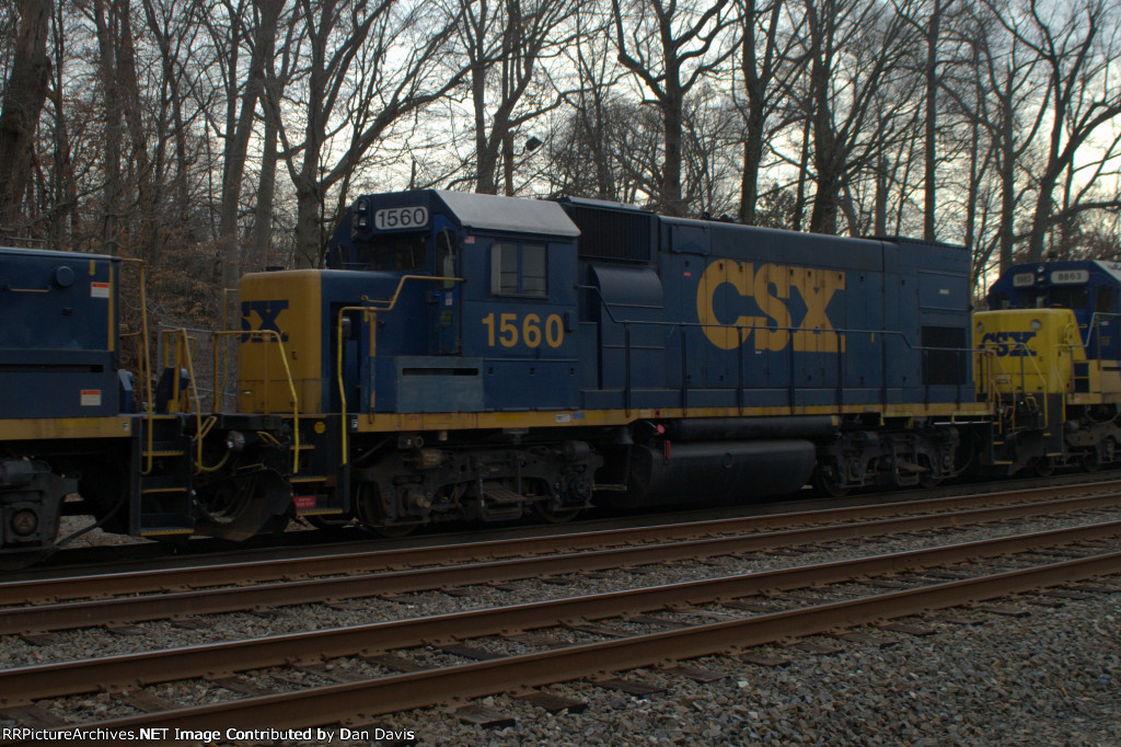 CSX GP15-1 1560 in YN3 paint trails on X805-31